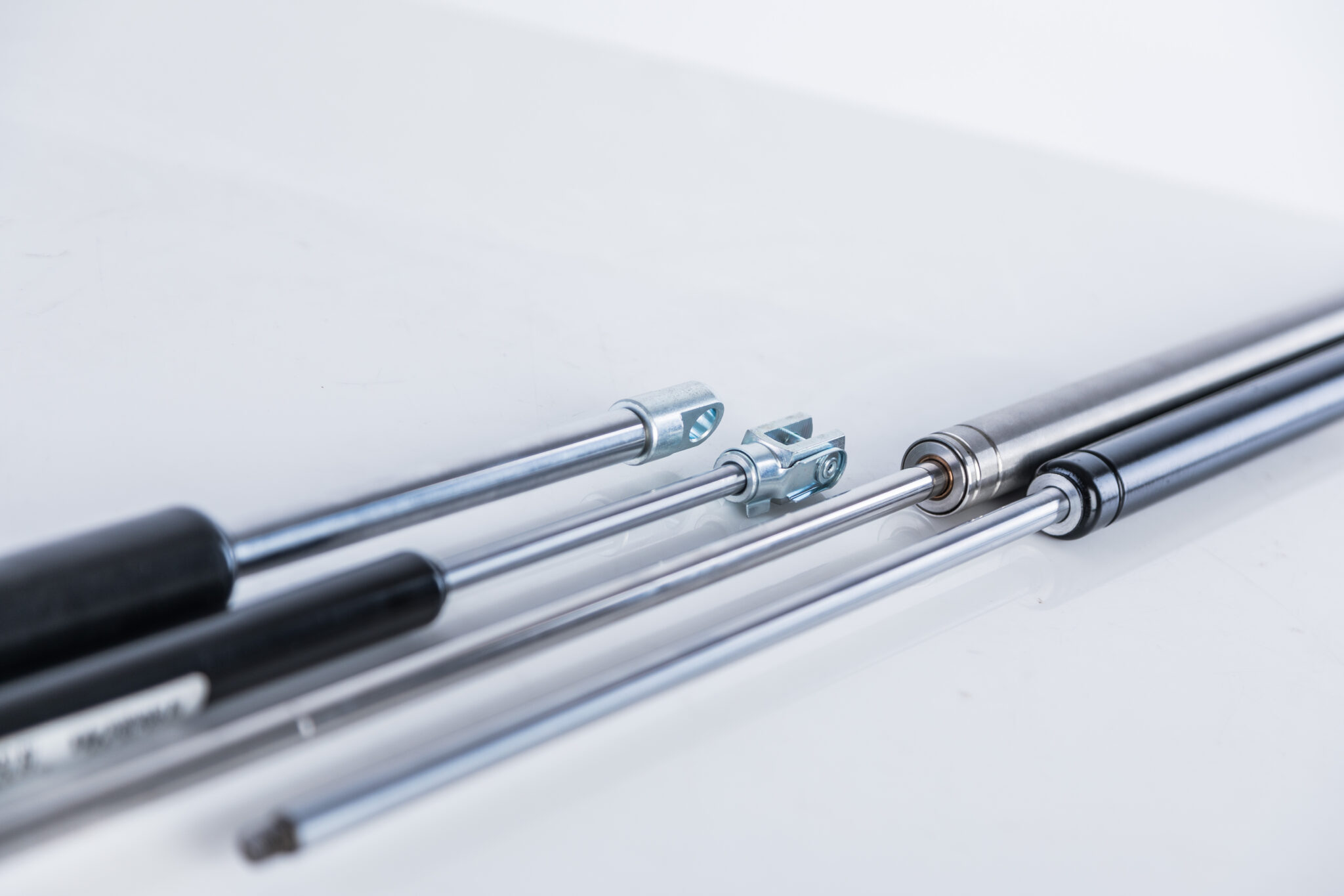 Tailgate strut: find a replacement easily - Gasspringsshop.co.uk