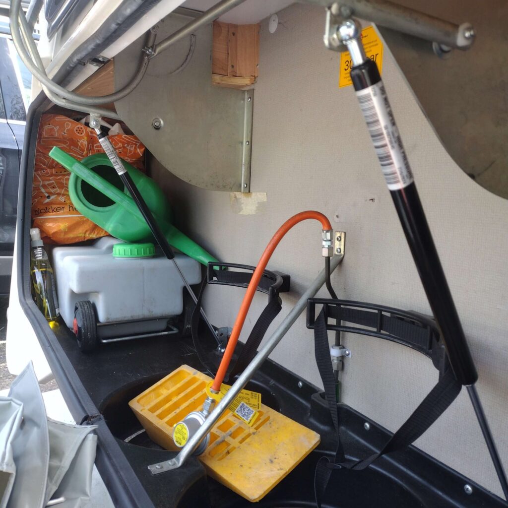 Gas strut for RV entry door | Gasspringsshop